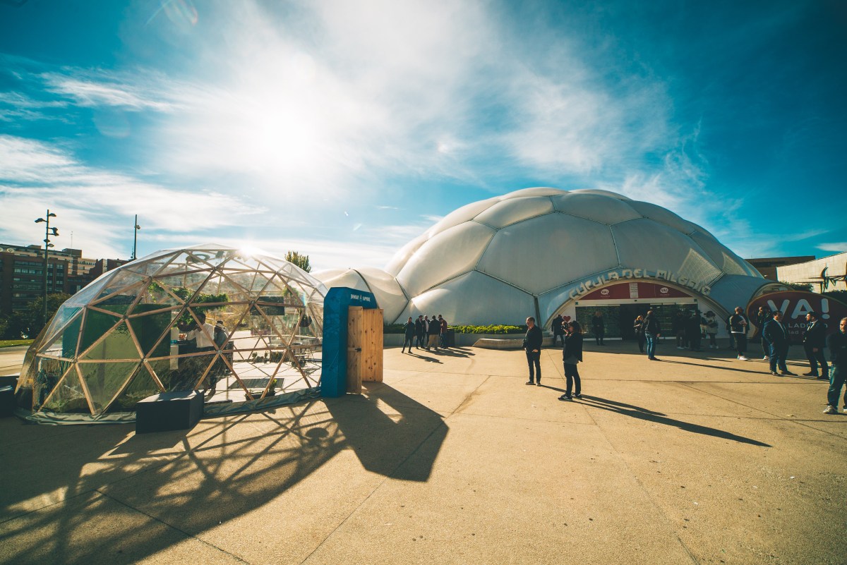 DOMO BAR BOMBAY SAPPHIRE | Domos Geodésicos - Alquiler y venta ...